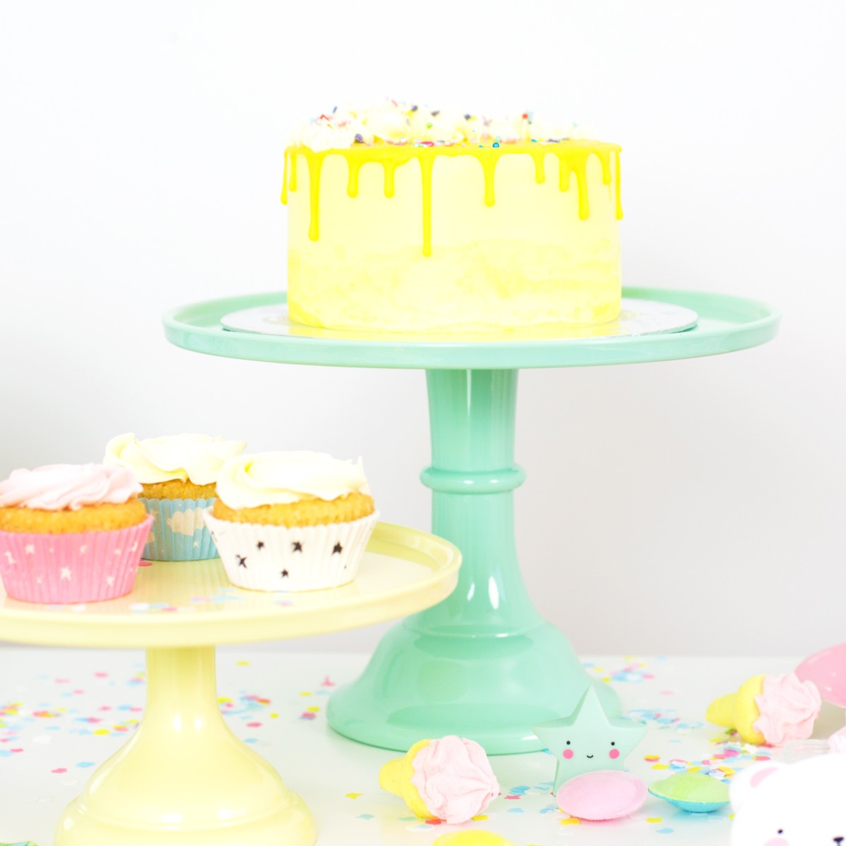 BUY BAKING AND CAKE DECORATIONS ONLINE. CAKE STAND LARGE MINT COLOUR