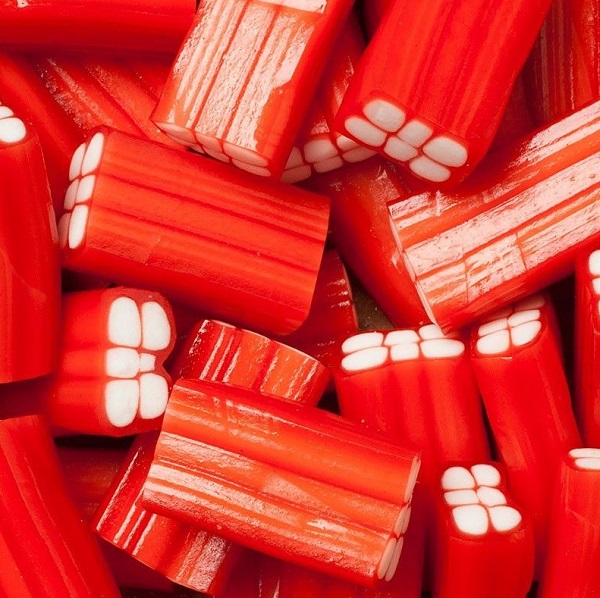 BUY BAKING AND CAKE DECORATIONS ONLINE. RED CABLES PER 100G